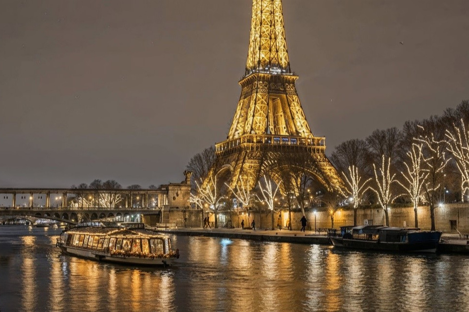 Mémento Paris - Bateaux Parisiens : un programme féerique pour célébrer ...